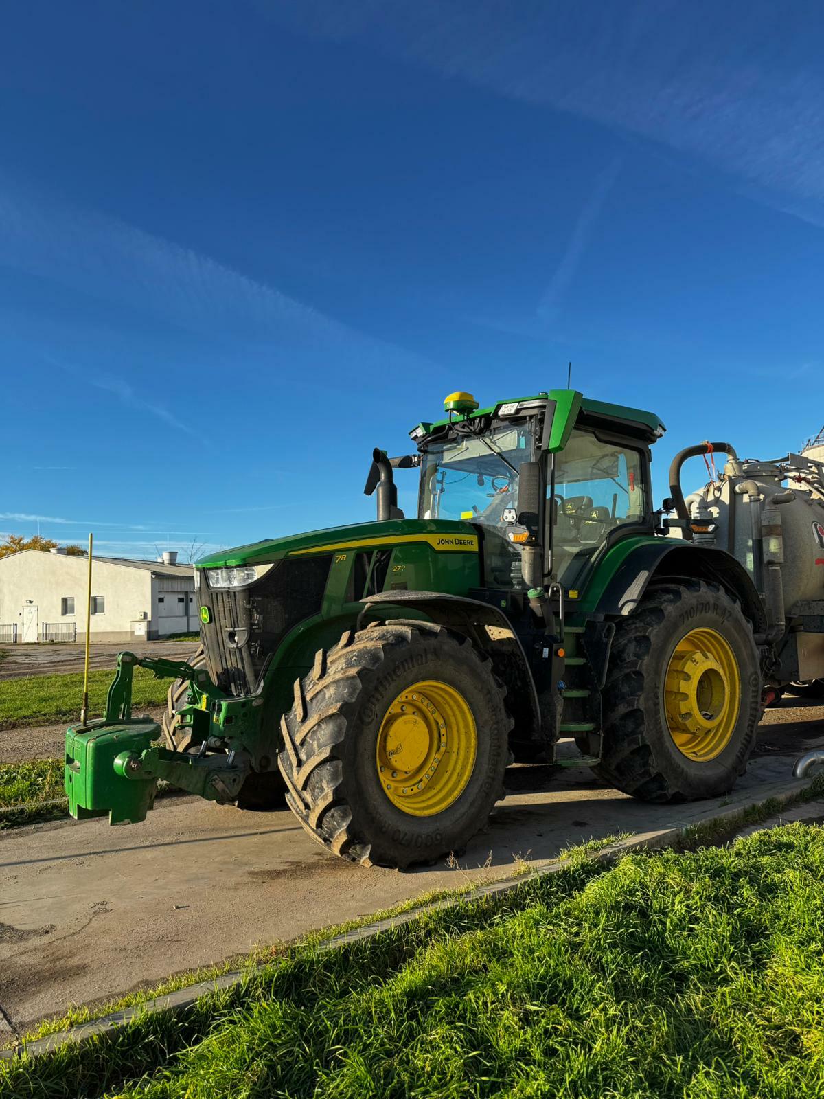 Použitý kolový traktor John Deere 7R270 e23 | STROM PRAHA a.s.