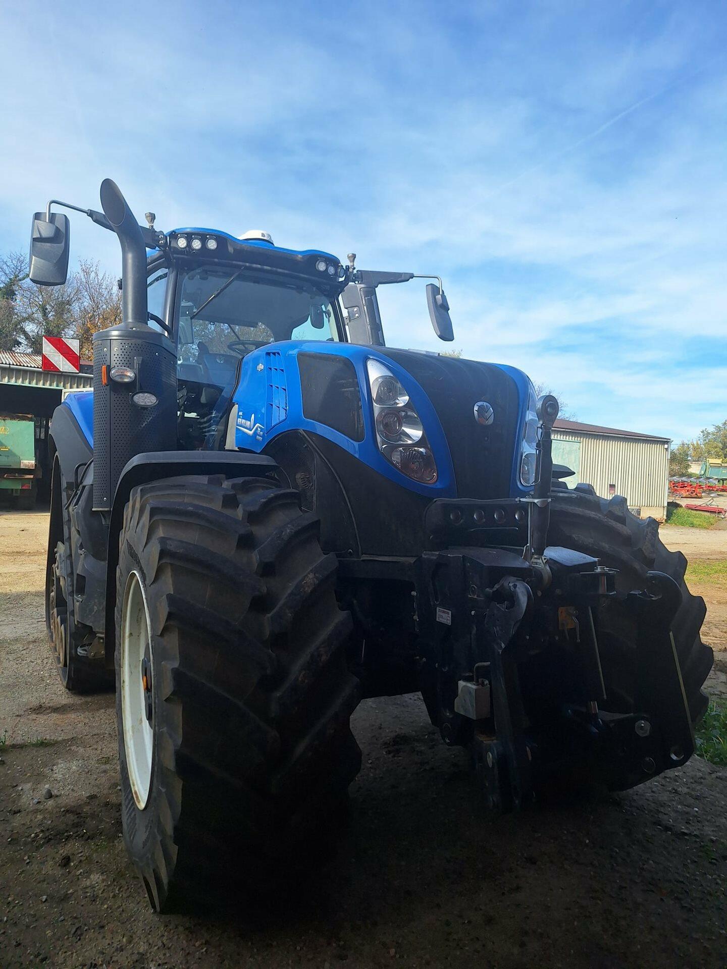NEW HOLLAND T8. 435 GENESIS Smarttrax | STROM PRAHA a.s.