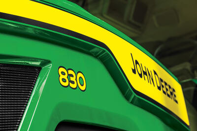 Velké traktory John Deere | STROM PRAHA a.s.