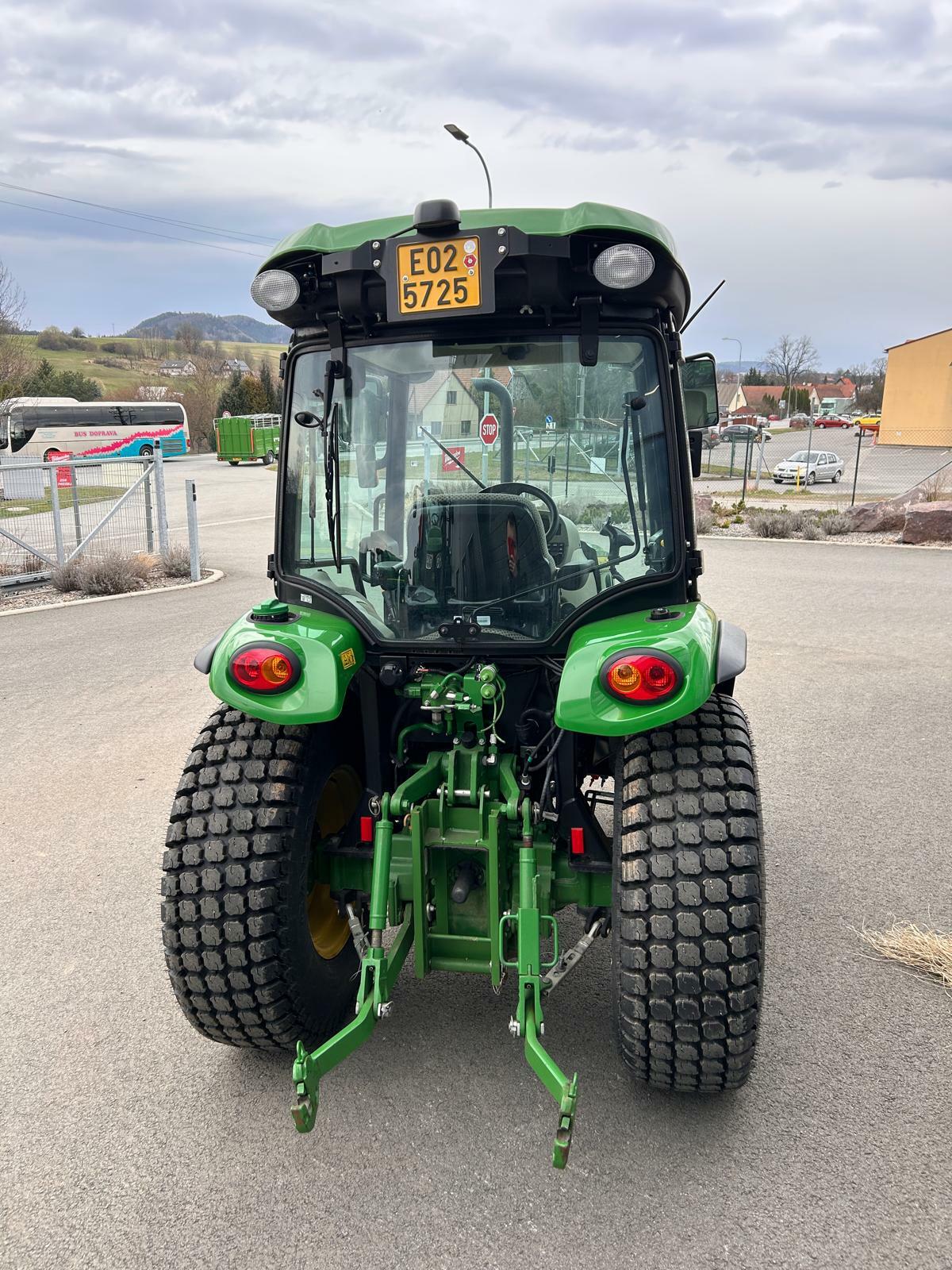 JOHN DEERE 3039R | STROM PRAHA a.s.