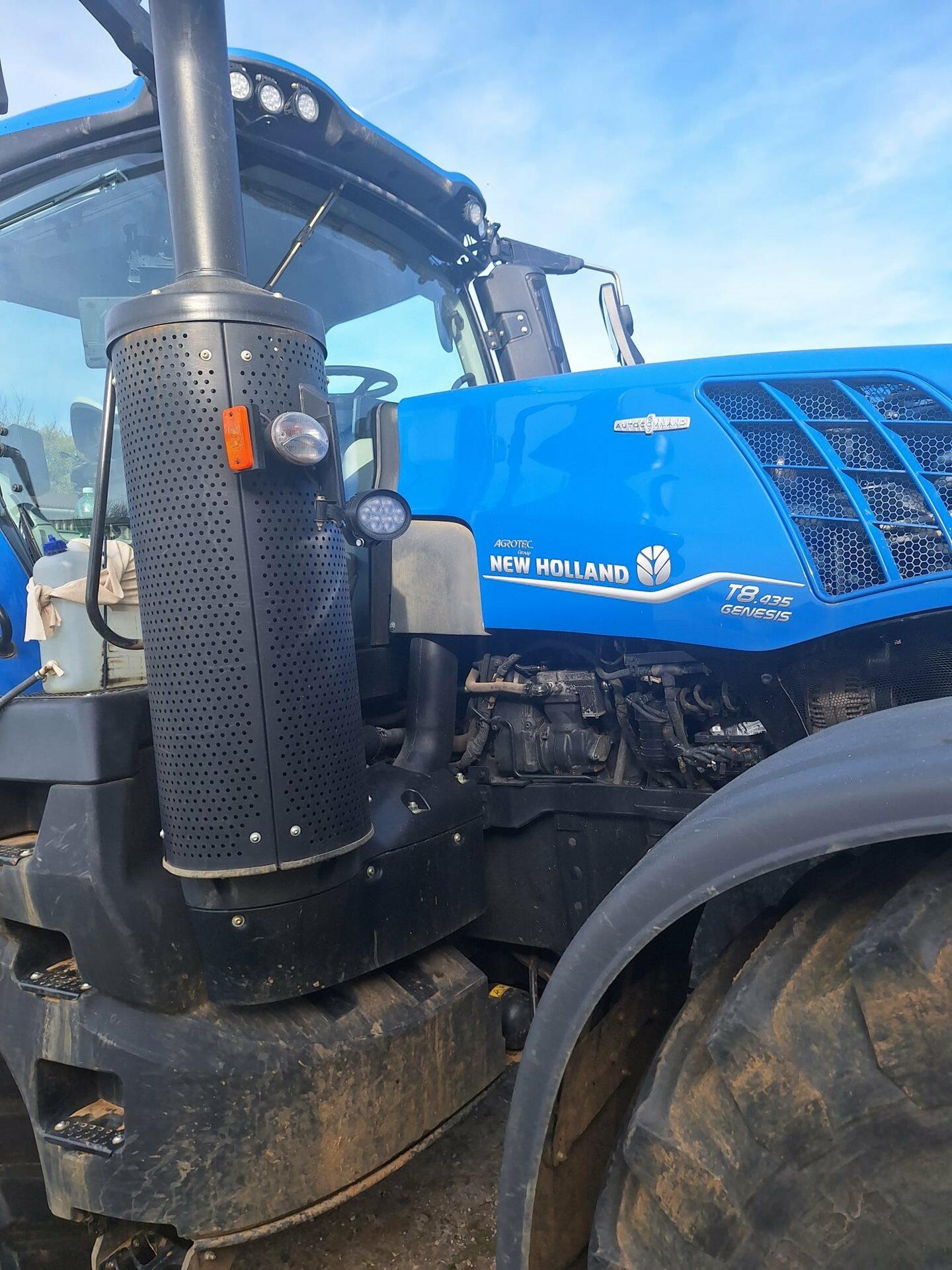 NEW HOLLAND T8. 435 GENESIS Smarttrax | STROM PRAHA a.s.